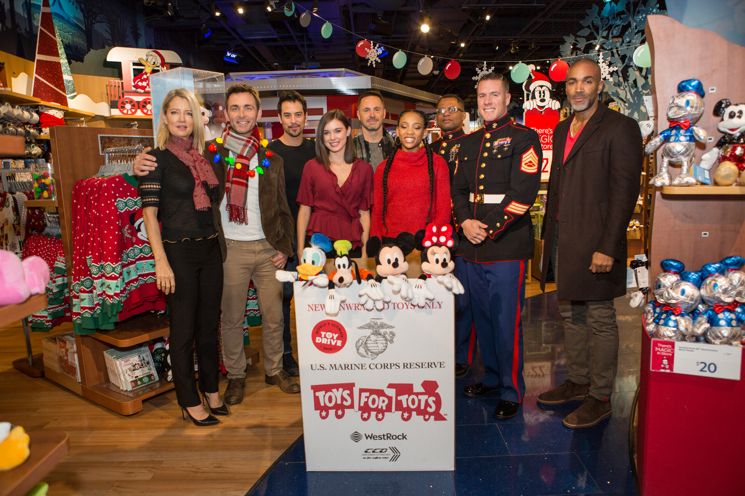GH Stars Shop For A Good Cause - Soap Opera Digest