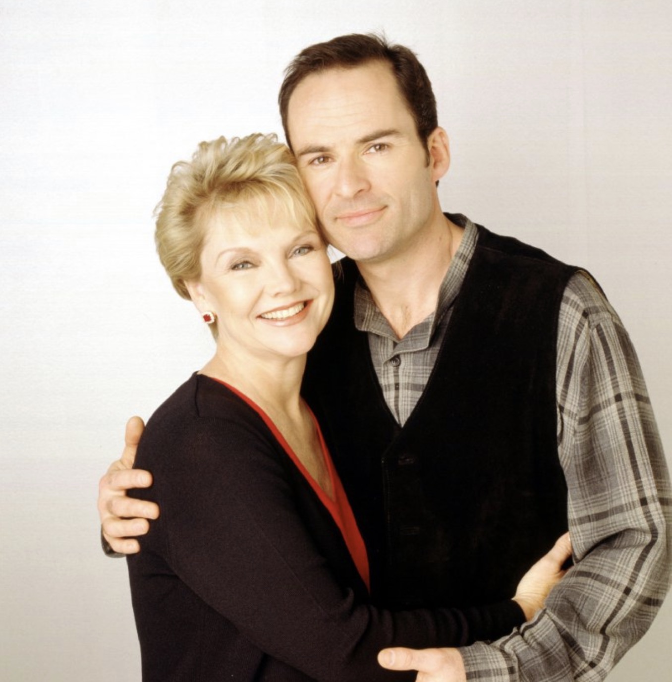 GH's Erika Slezak Dishes Reunions With Former OLTL Husband and Son ...